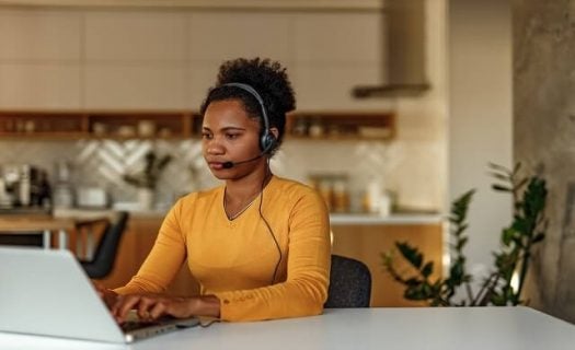 How to set up a call centre: Key steps | Startups.co.uk