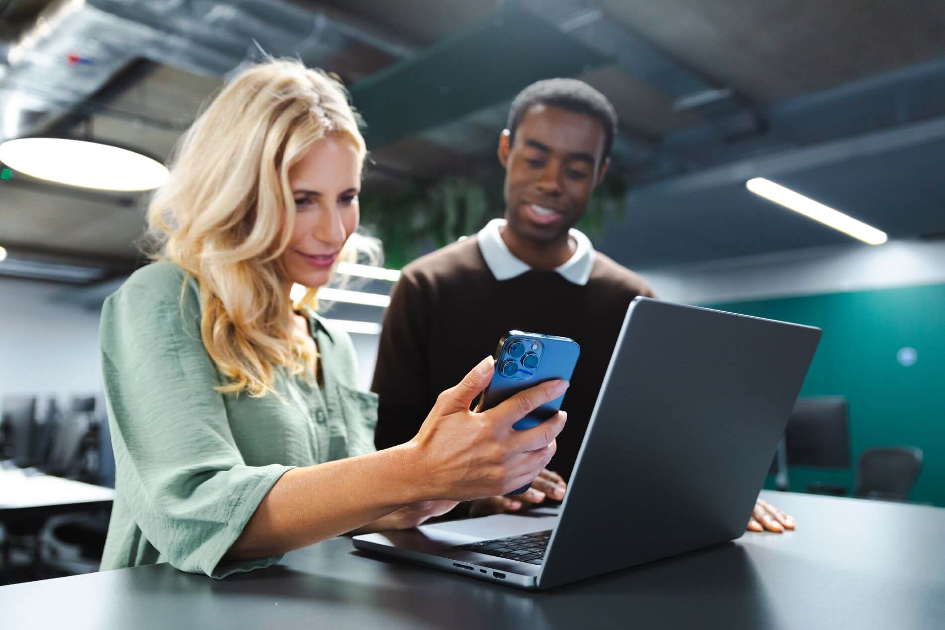 Mobile Phones Allowance: A Low-Cost Perk for Your Employees