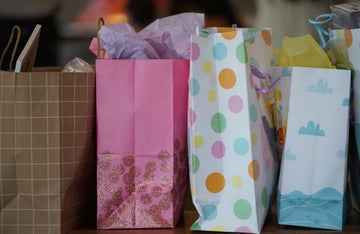 The 8 Best Employee Bonus Schemes to Choose From in 2025